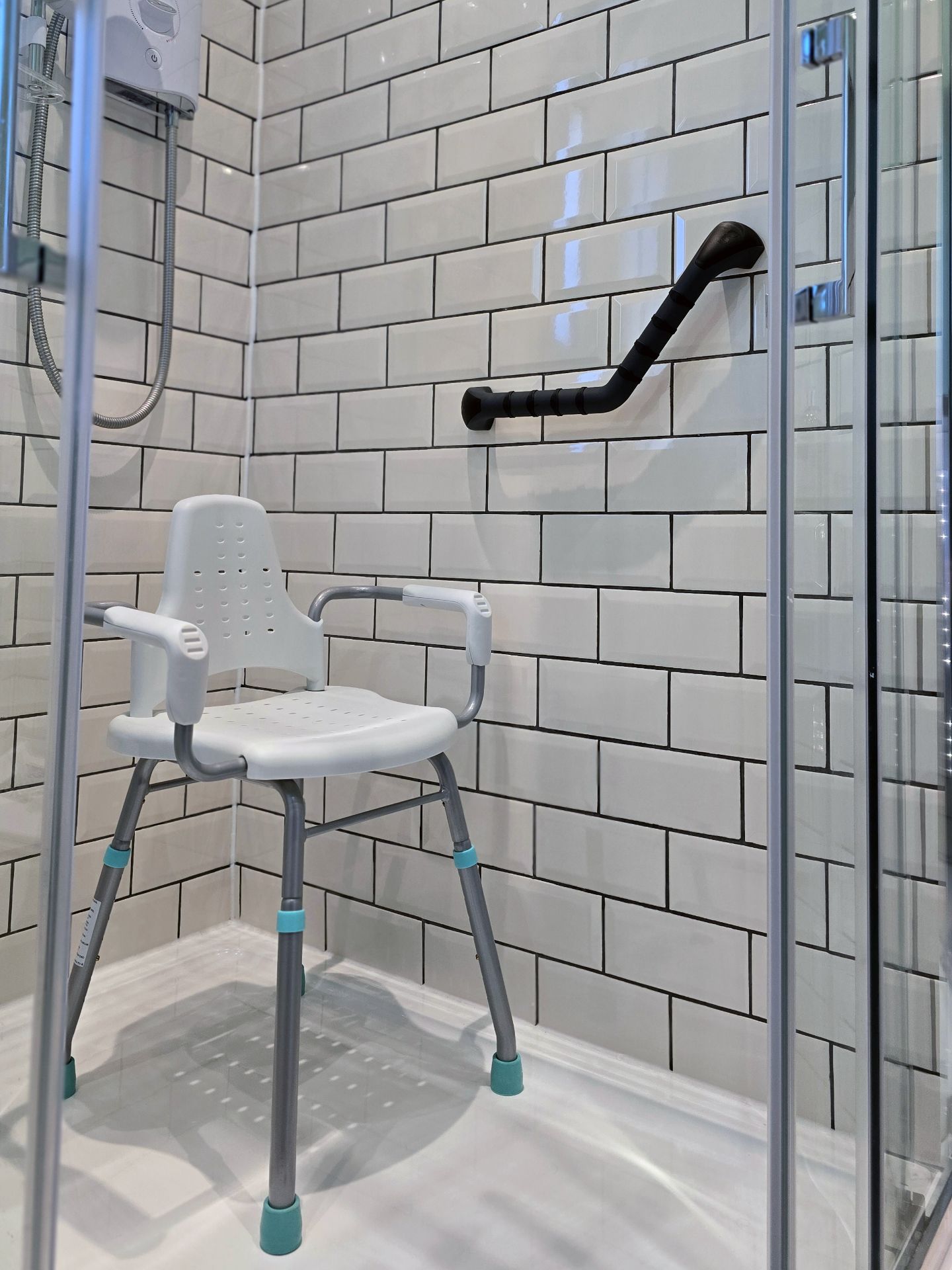 Prima Angled Grab Bars | Gordon Ellis